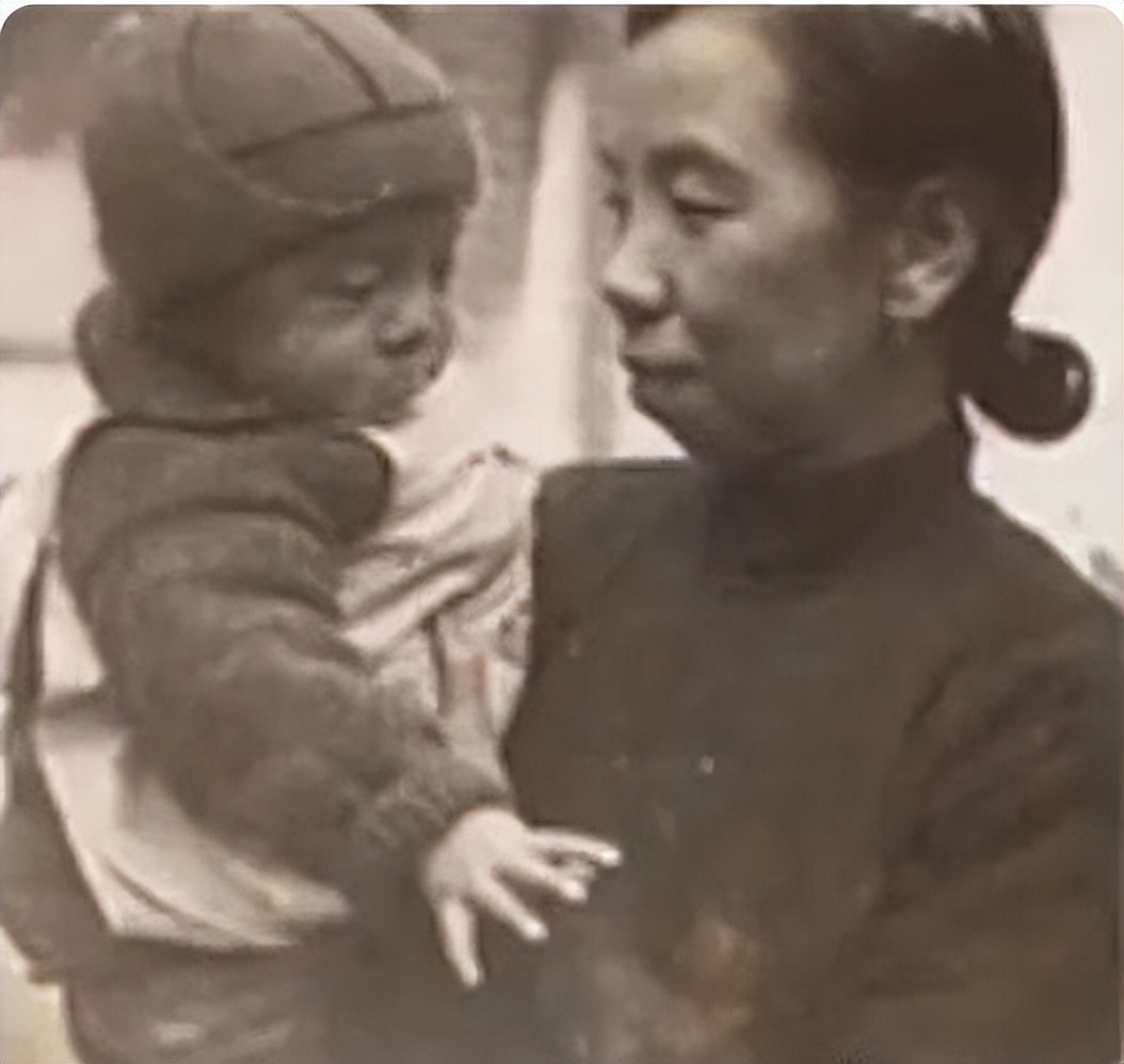 "Singer" Yang Hongji: Married to an ordinary wife for 50 years, his ...