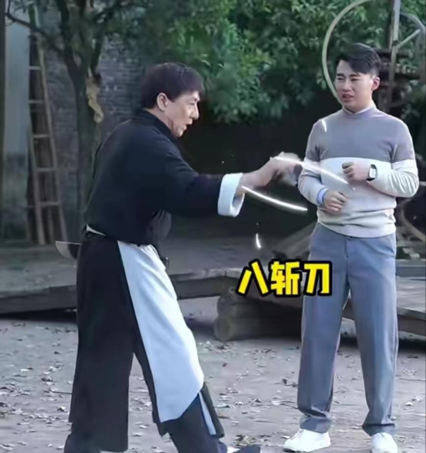 Jackie Chan taught Guo Qilin how to use eight chopping knives, Da Linzi ...