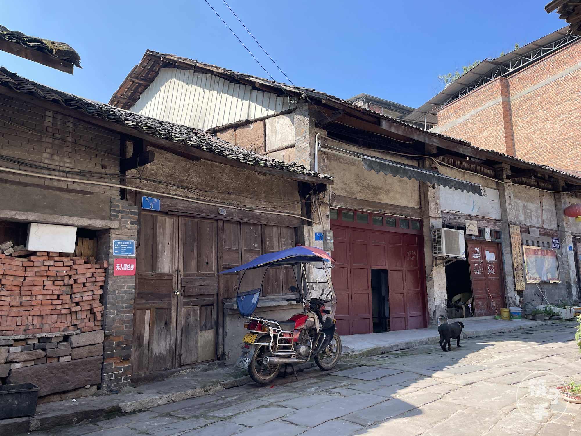 Wutan Old Street: A wanderer looking forward to the return of the ...