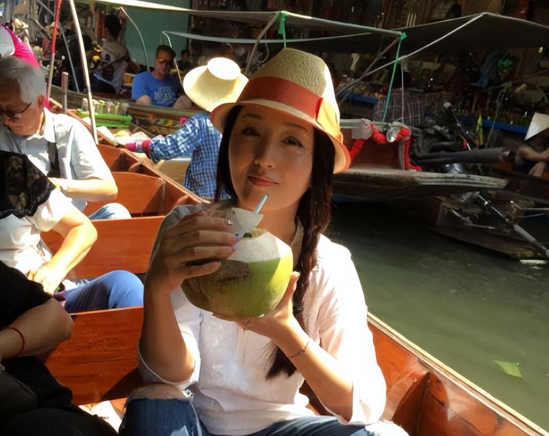 Yang Jueying, the goddess of youth, got married, and the entire ...