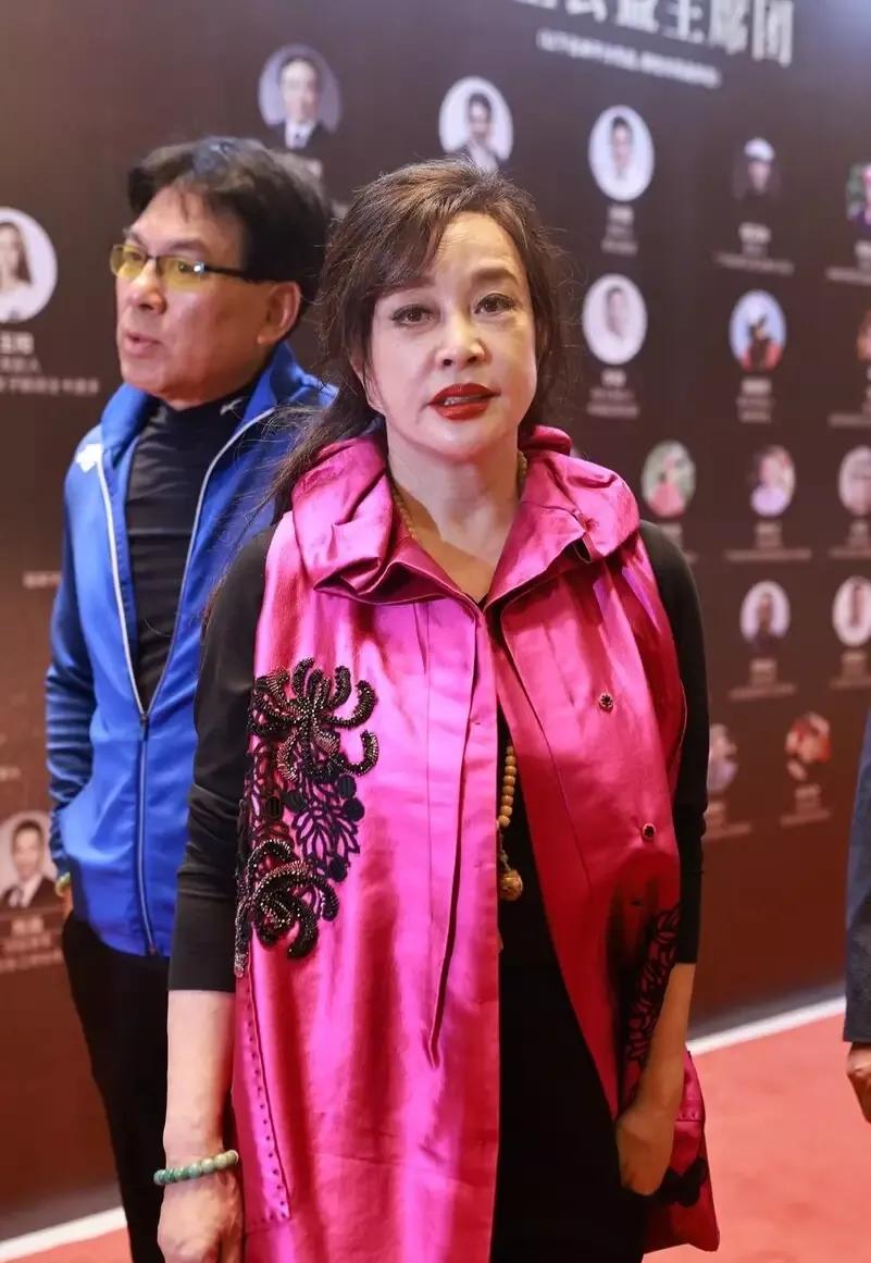 This time, 73-year-old Liu Xiaoqing is no longer tolerated by the world ...
