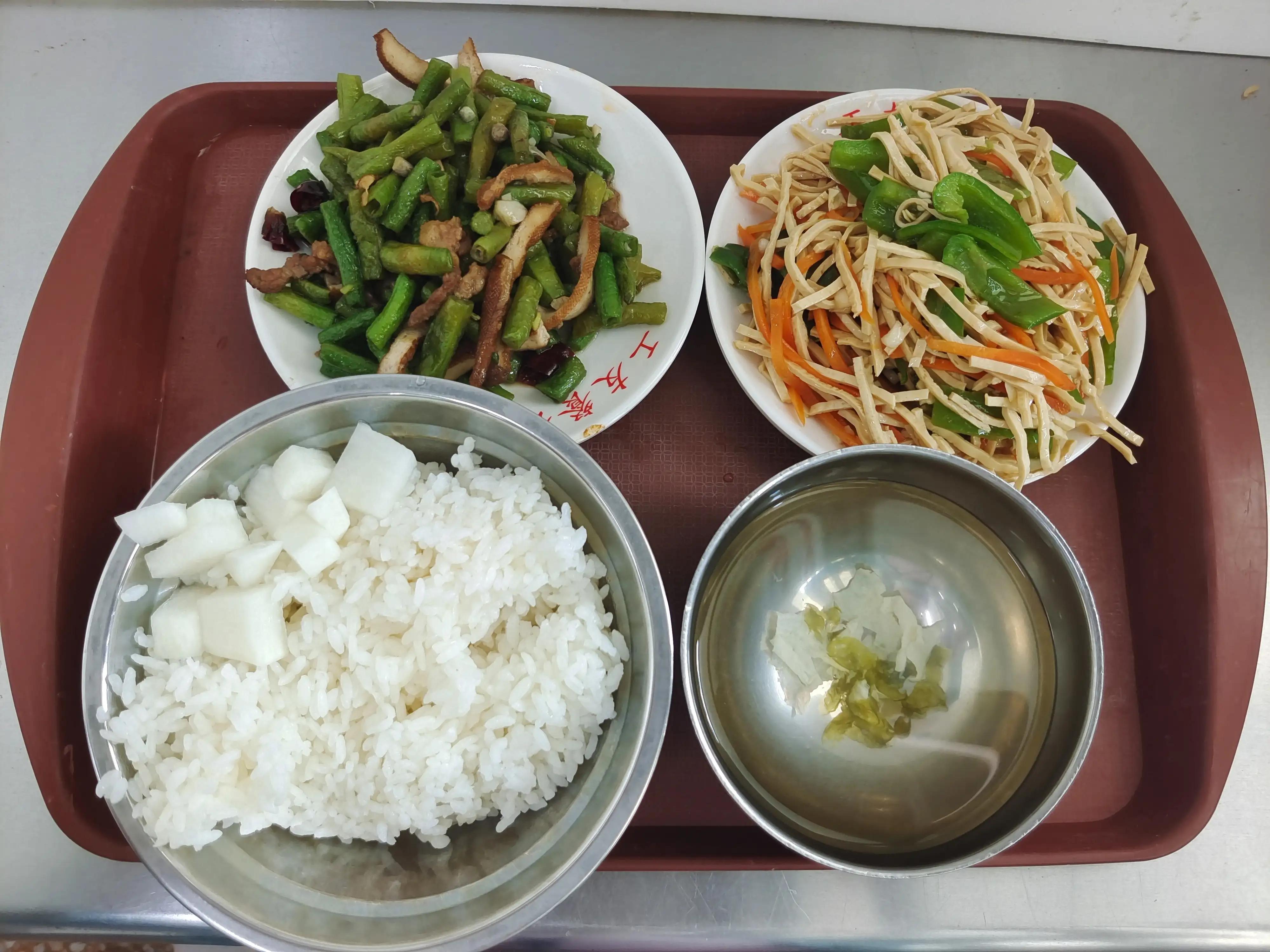 Working meals in Taiwanese manufacturing factories - iNEWS