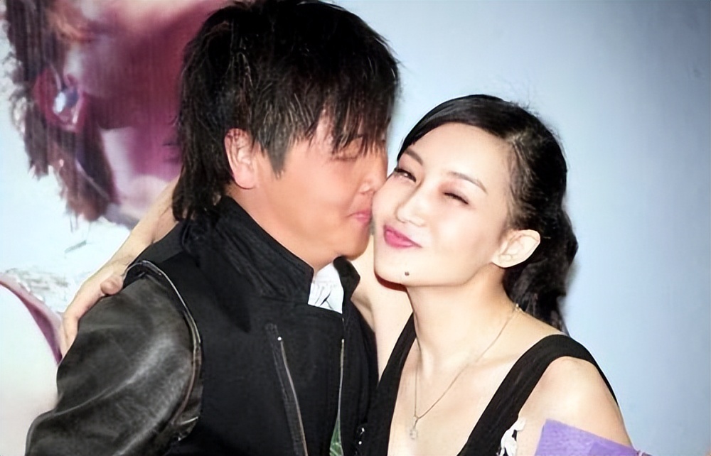 In 2009, Sun Nan divorced Mai Hongmei for Pan Wei. How is Hongmei doing now? - iNEWS