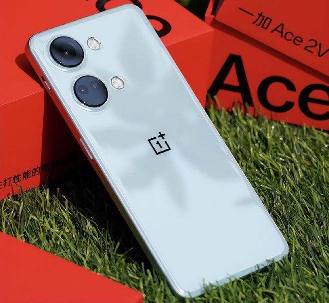 Was OnePlus ACE2 really backstabbed by OnePlus ACE2V? - iMedia