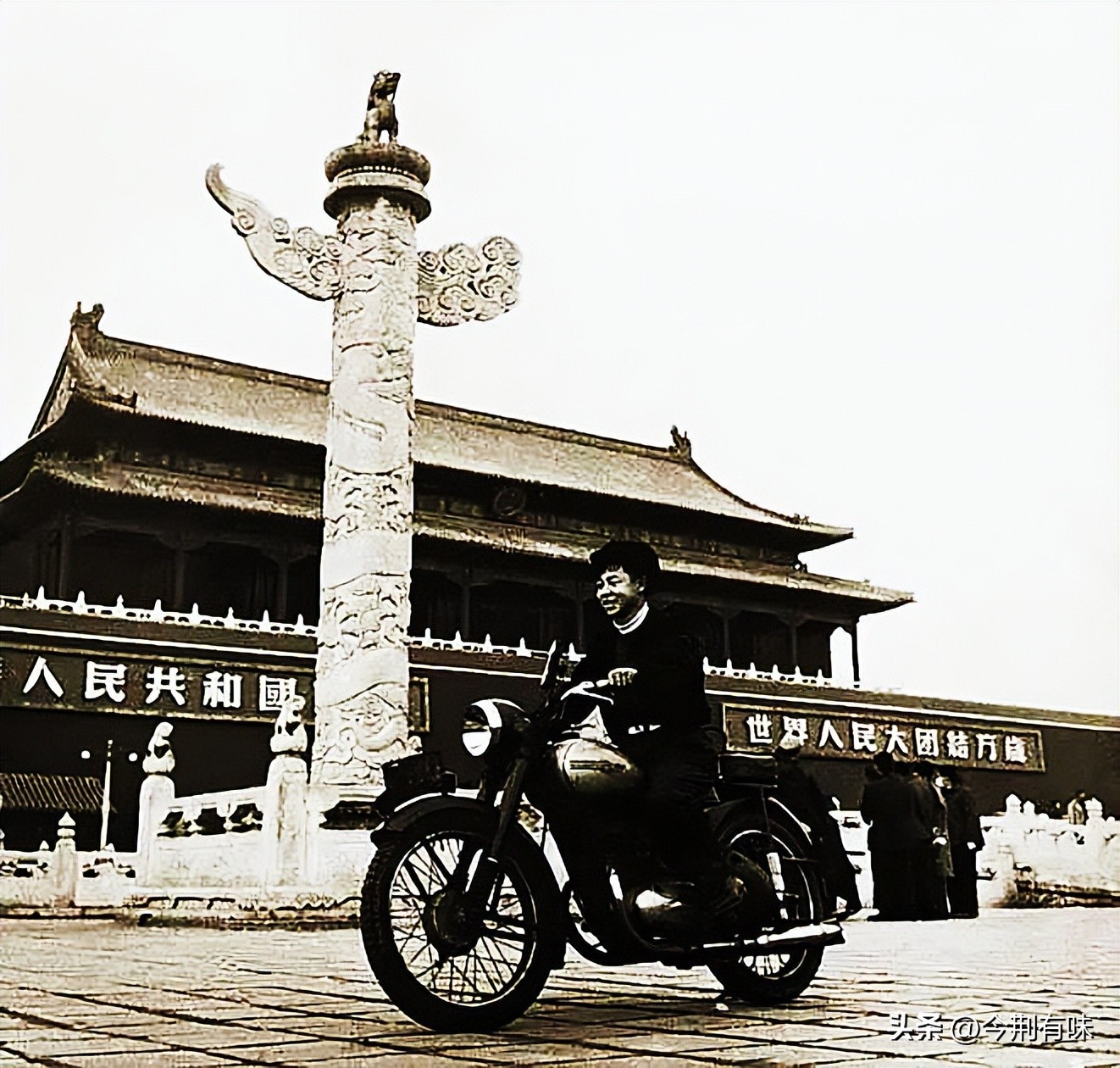 Lei Feng "drag racing" in front of Tiananmen Square on a motorcycle ...