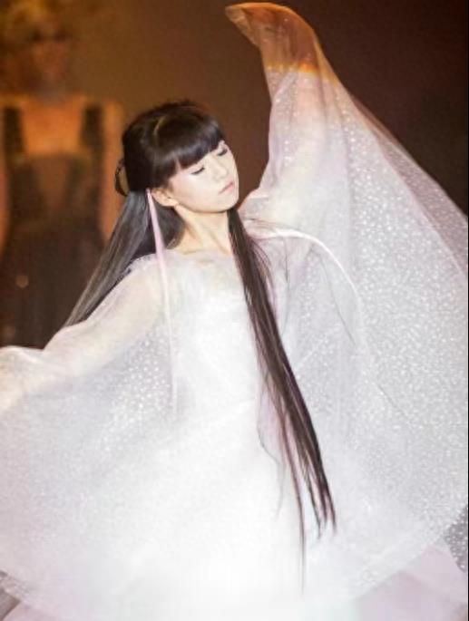 There is a kind of "plastic surgery" called growing up. Xiao Caiqi, who ...