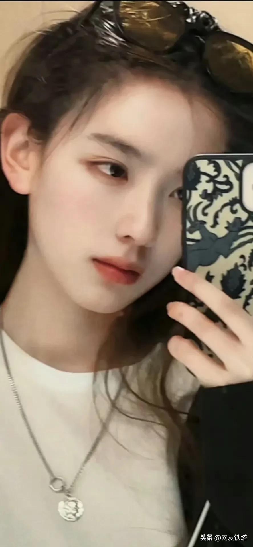 Sun Yining wallpaper: Wang Sicong's internet celebrity heroine who can ...