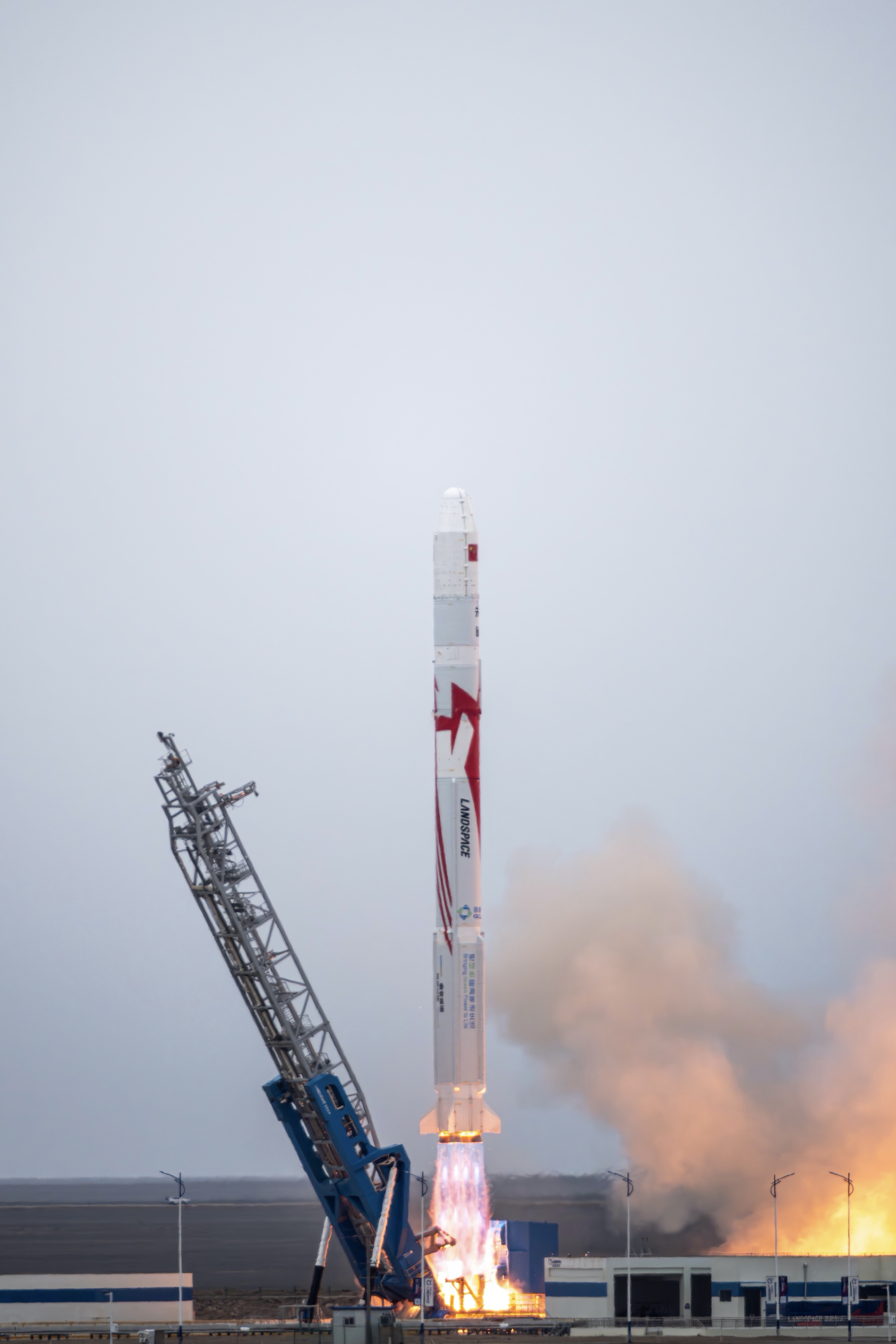 The world's first liquid oxygen methane rocket, Suzaku II successfully ...
