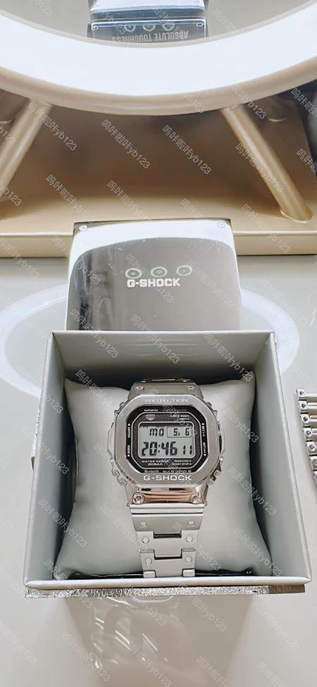 How about the Casio small silver nugget, it is very fashionable and ...