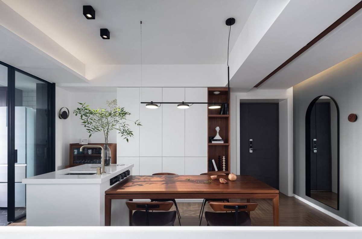 Glass house, life quack stick - iNEWS