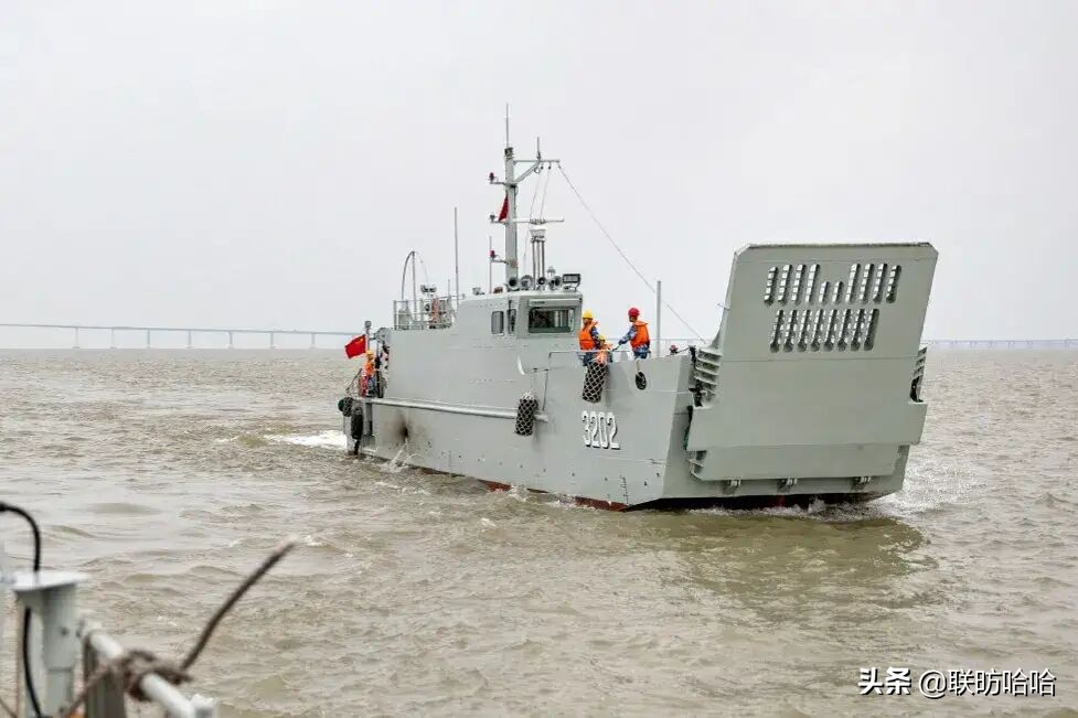 There are already kings, why bronze?The Type 726 complements the new ...