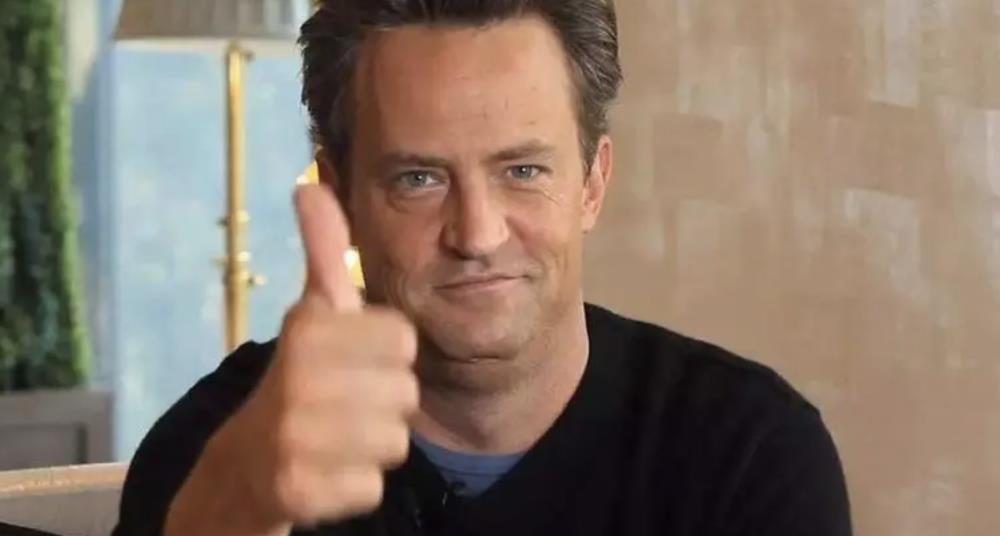The actor who played Chandler in "Friends" died at the age of 54. The ...