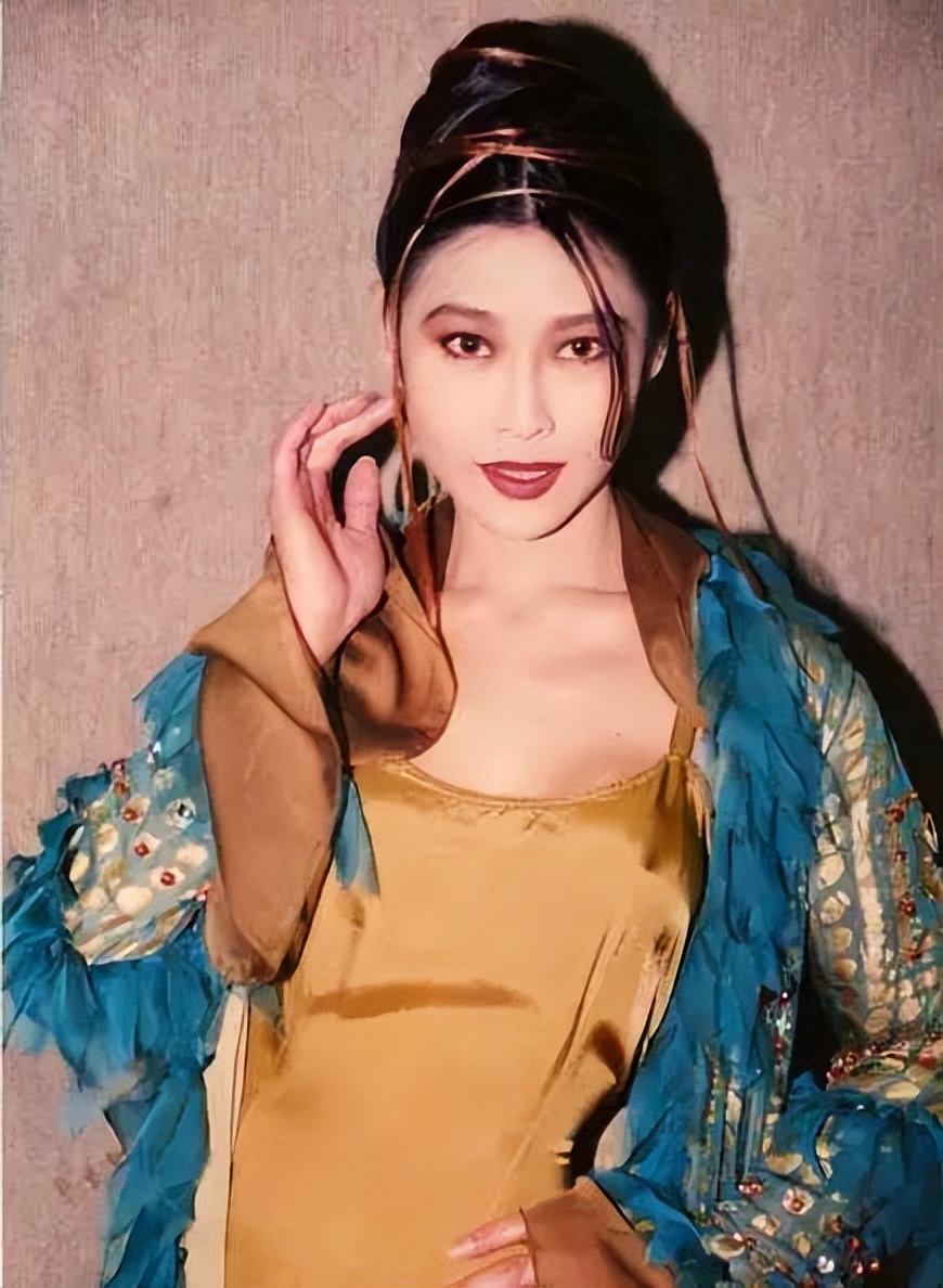 A generation of goddess Ye Yuqing: Marrying a rich fan and giving birth ...