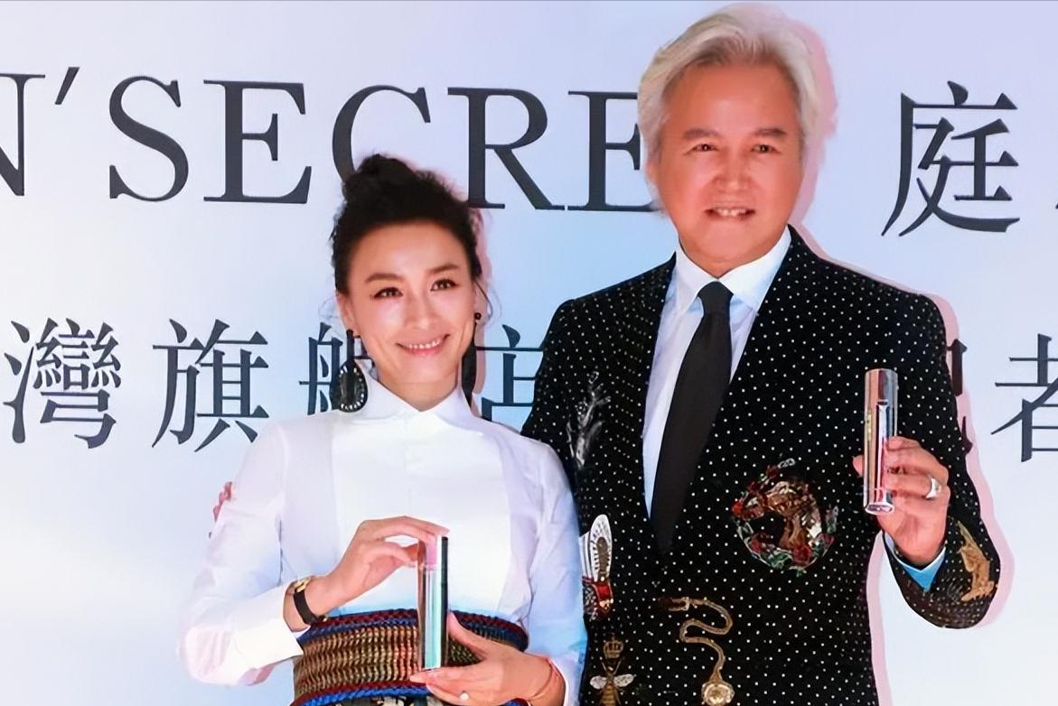 Zhang Ting and his wife immigrated to Singapore, and their daughter ...