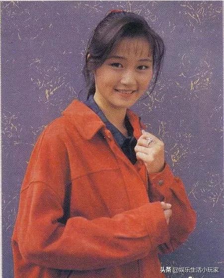 ATV's first sister, Wan Qiwen, is famous for her beautiful legs, pure ...