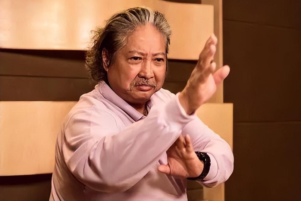 Sammo Hung has scars on the corners of his mouth, just like a show ...