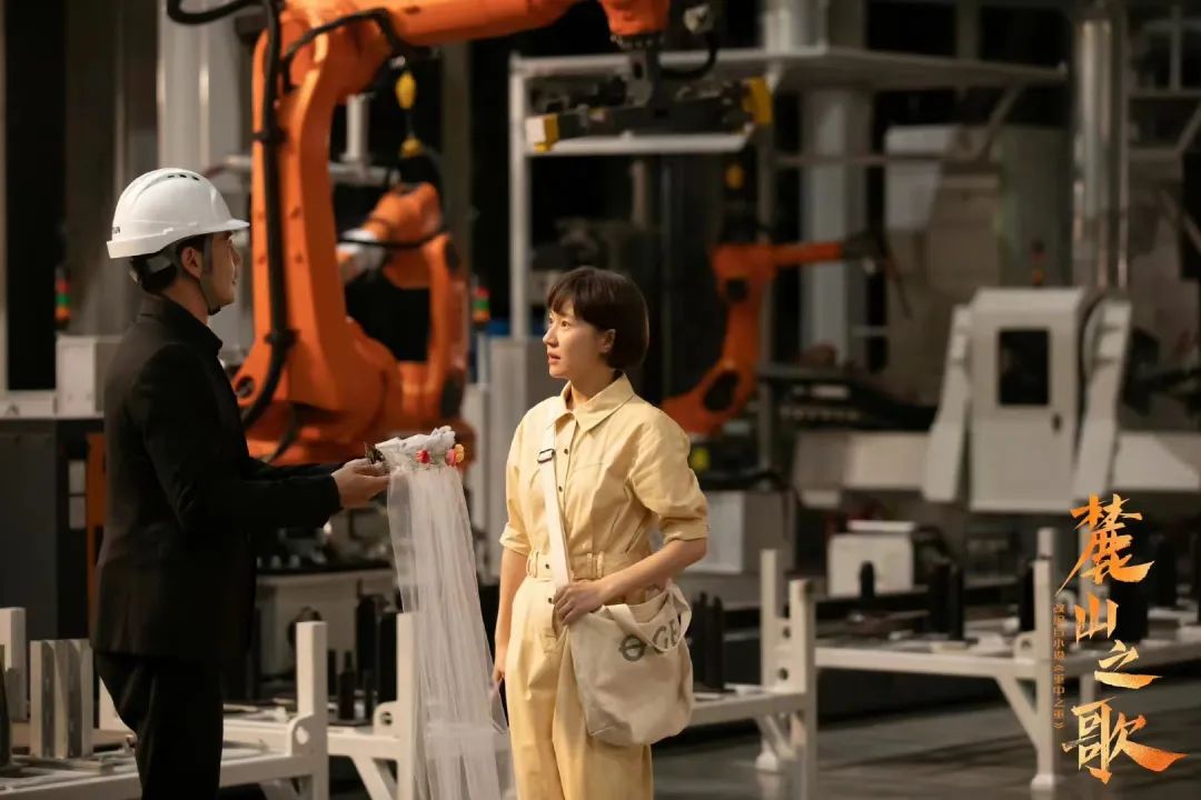 The story of the "big factory" with sparks - iNEWS