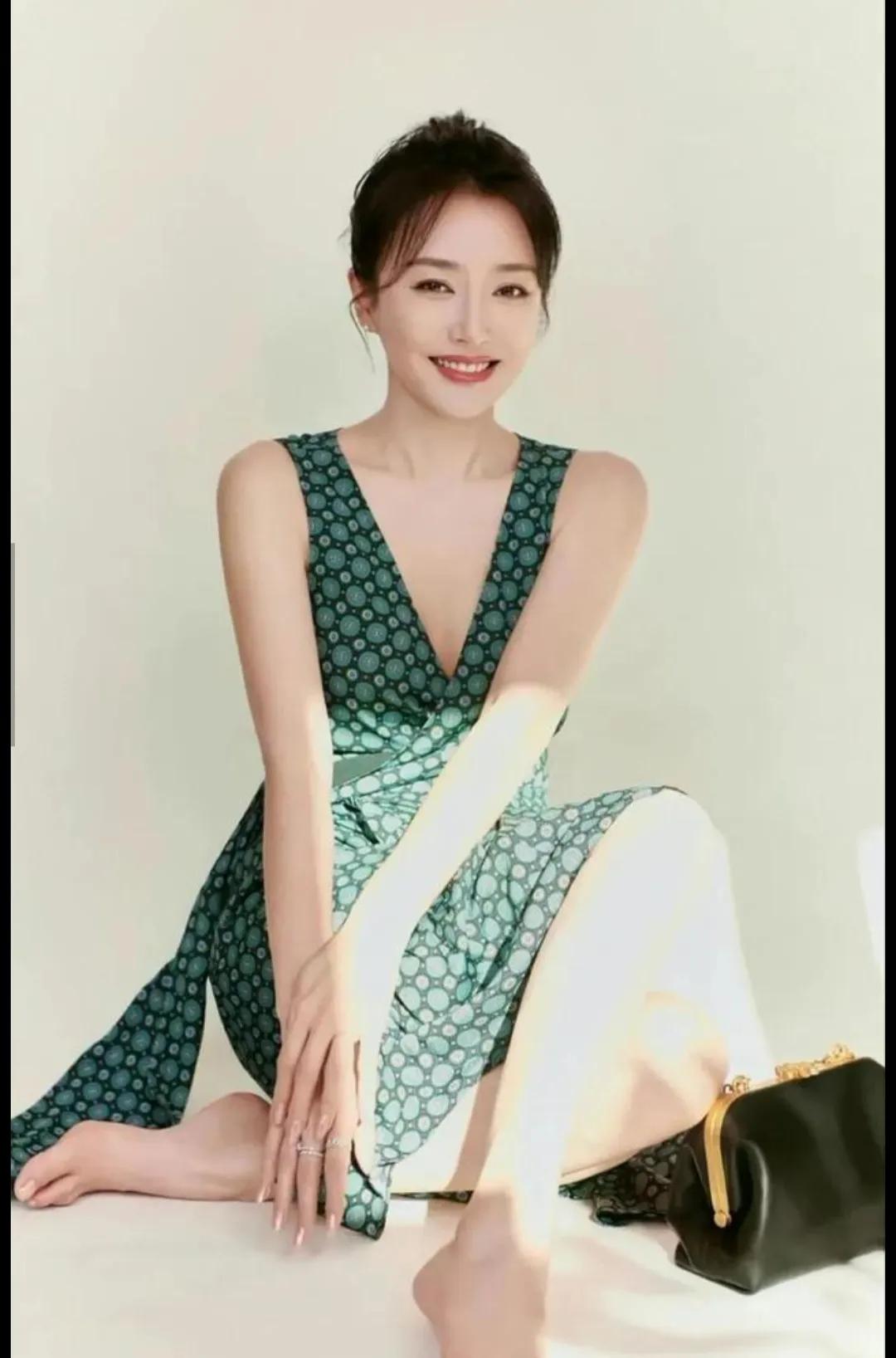 Sexy, charming and compelling Qin Lan's photo - iMedia