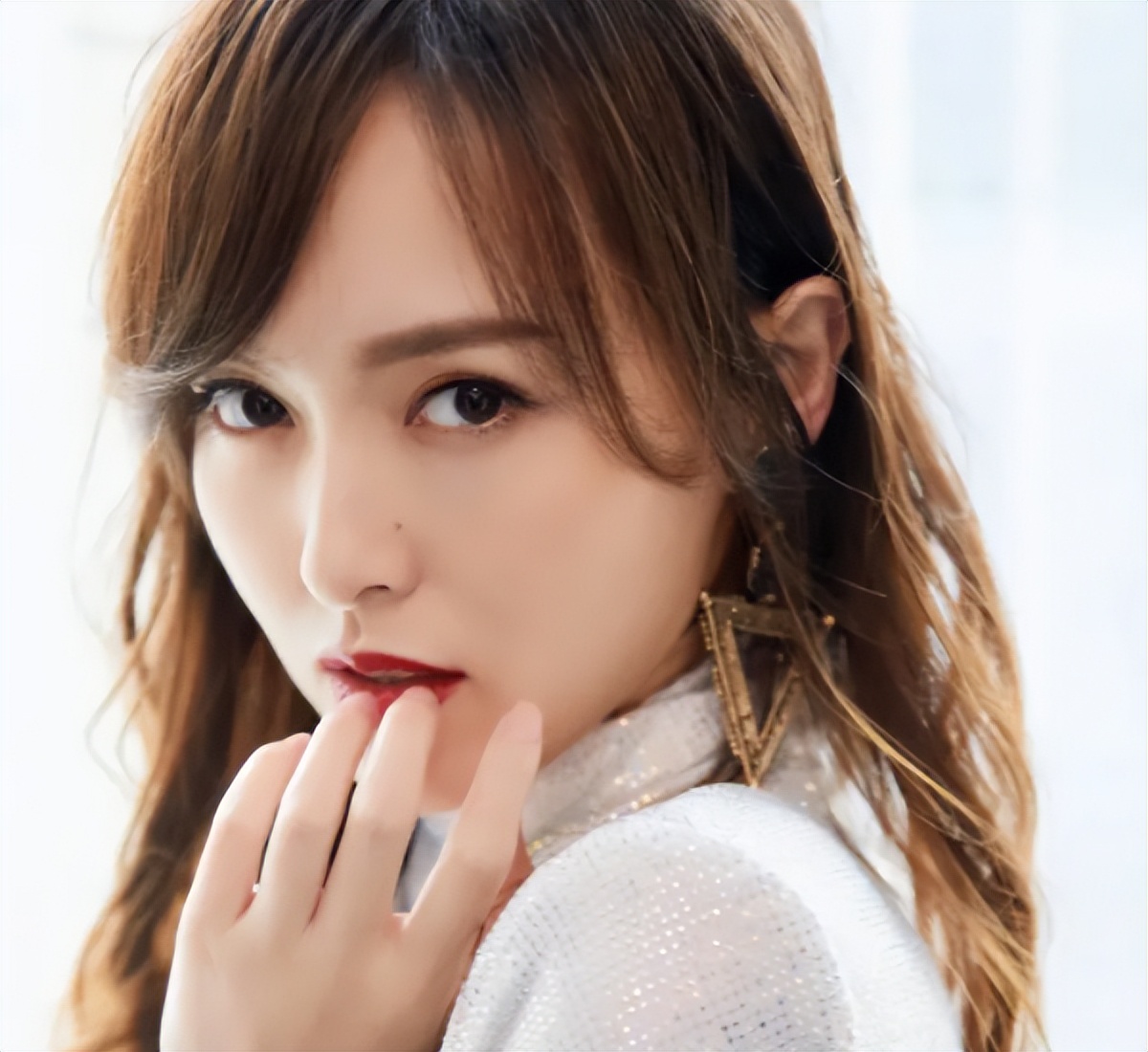 Nearly 40 years old and still like a little girl, Tang Yan, who is ...