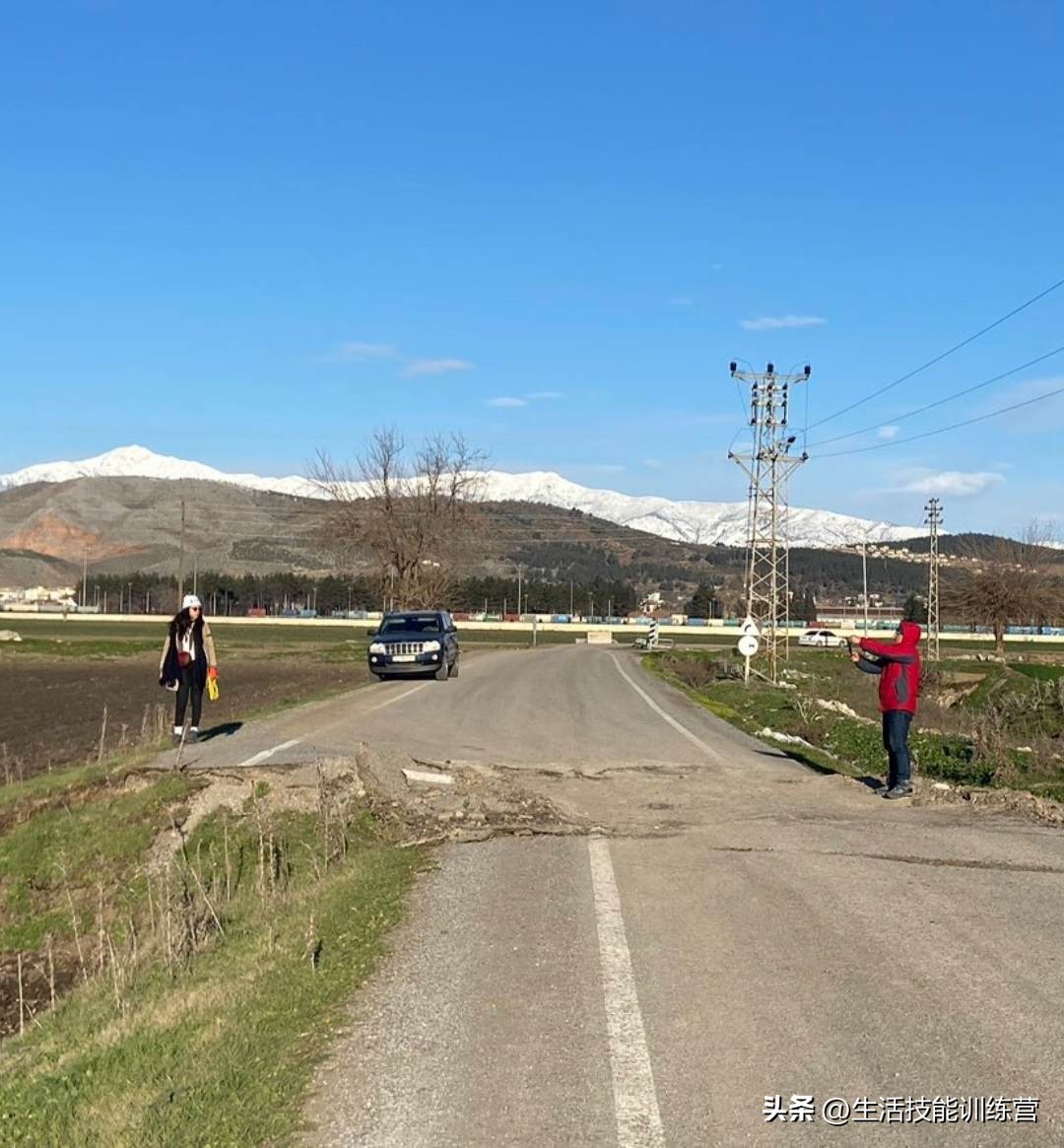 25 Pictures Show How Terrible Turkey Earthquake Was - iNEWS