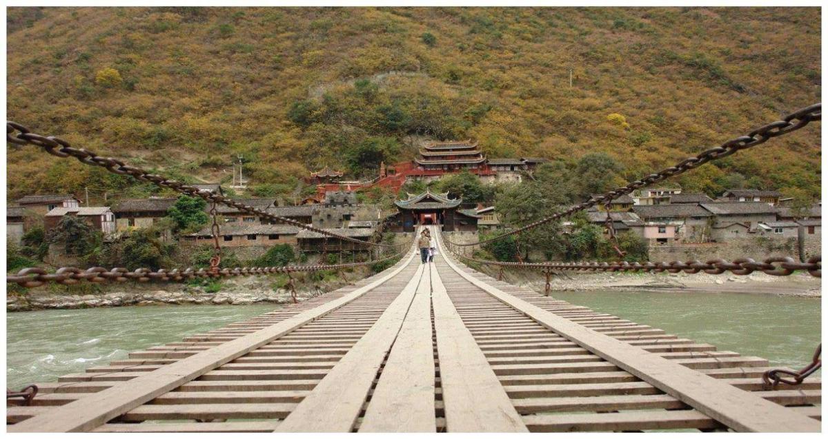 How was Luding Bridge built? How did the 13 iron cables of 40 tons be ...