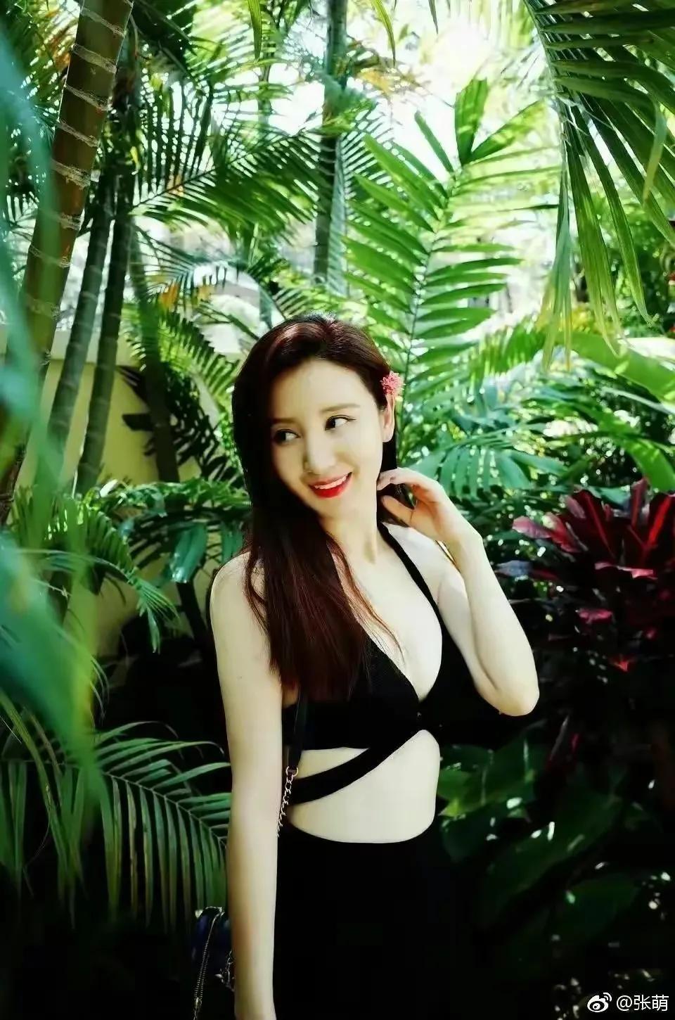 Zhang Meng's figure is too hot - iNEWS