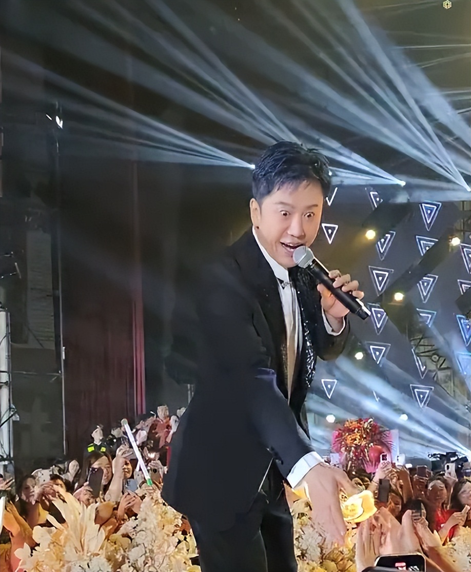 Yang Yuying: On the same stage but in different frames, she went to ...