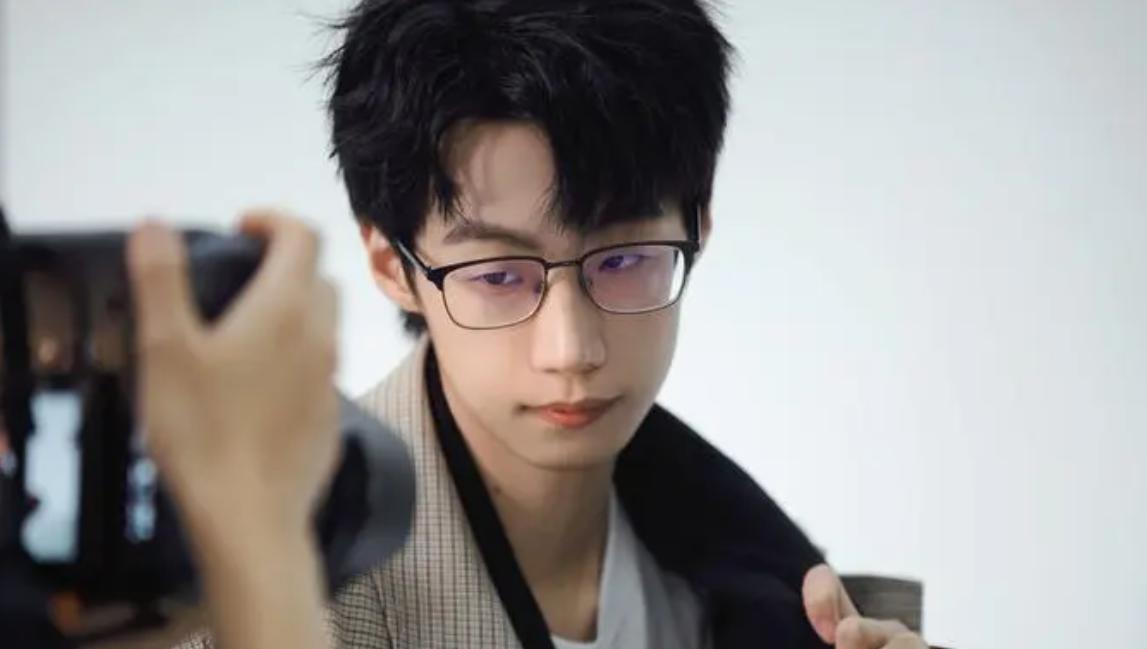 Yinuo's debut sparked controversy among players! Supporting WB to win ...