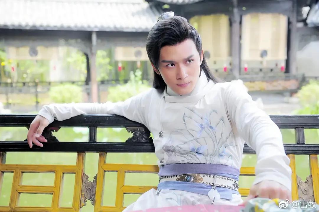 "Chef Fang with a Pot in the Flowers" - iNEWS