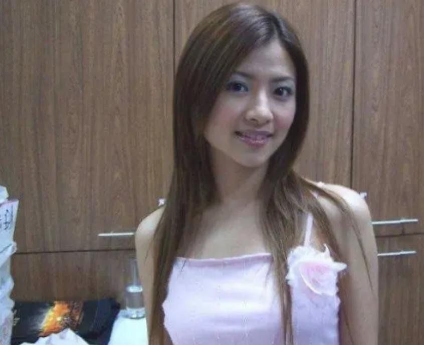 Actress Shen Lijun: Married into a wealthy family and suffering from ...
