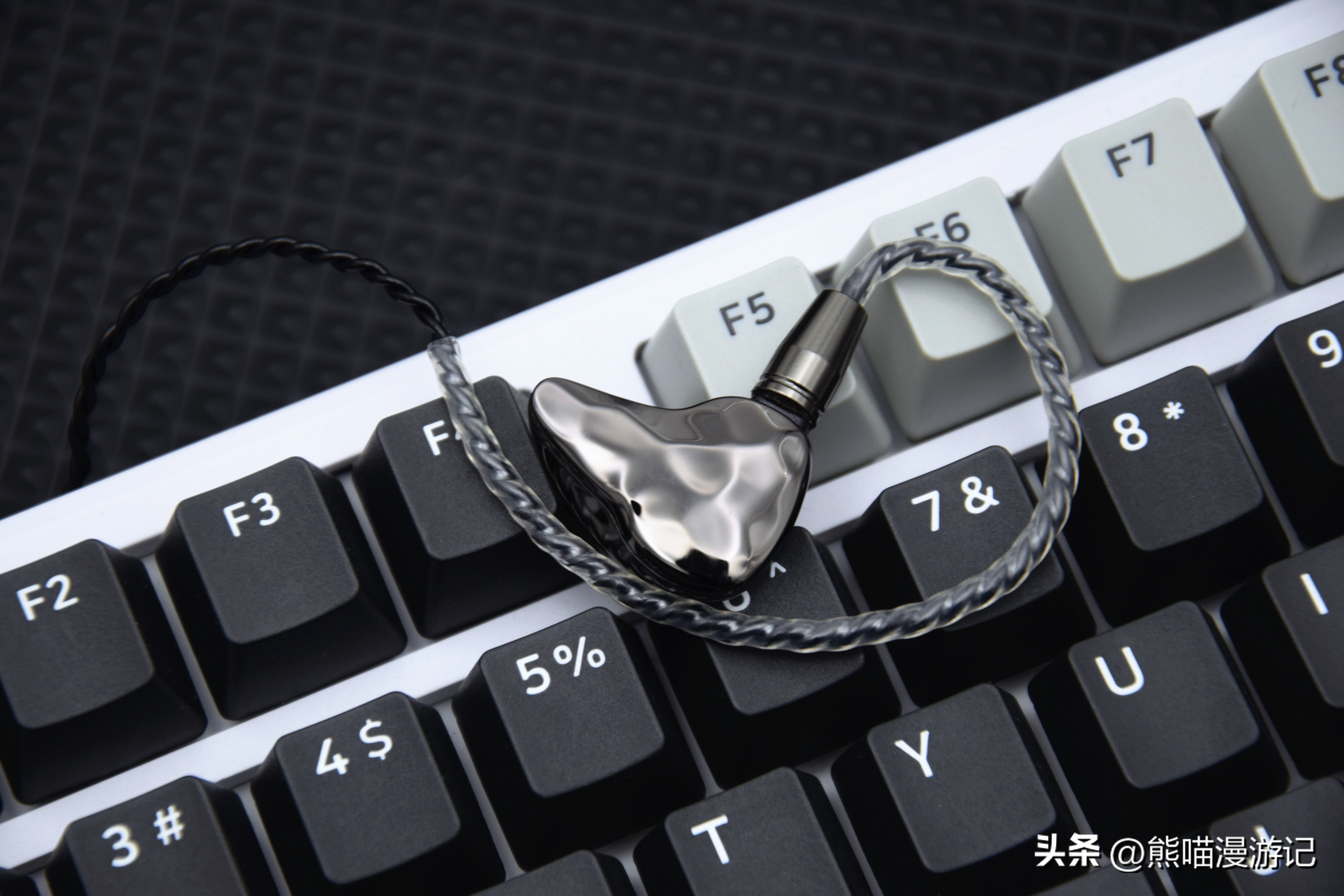 Perhaps the strongest popular vocal HiFi earphones for thousands of ...