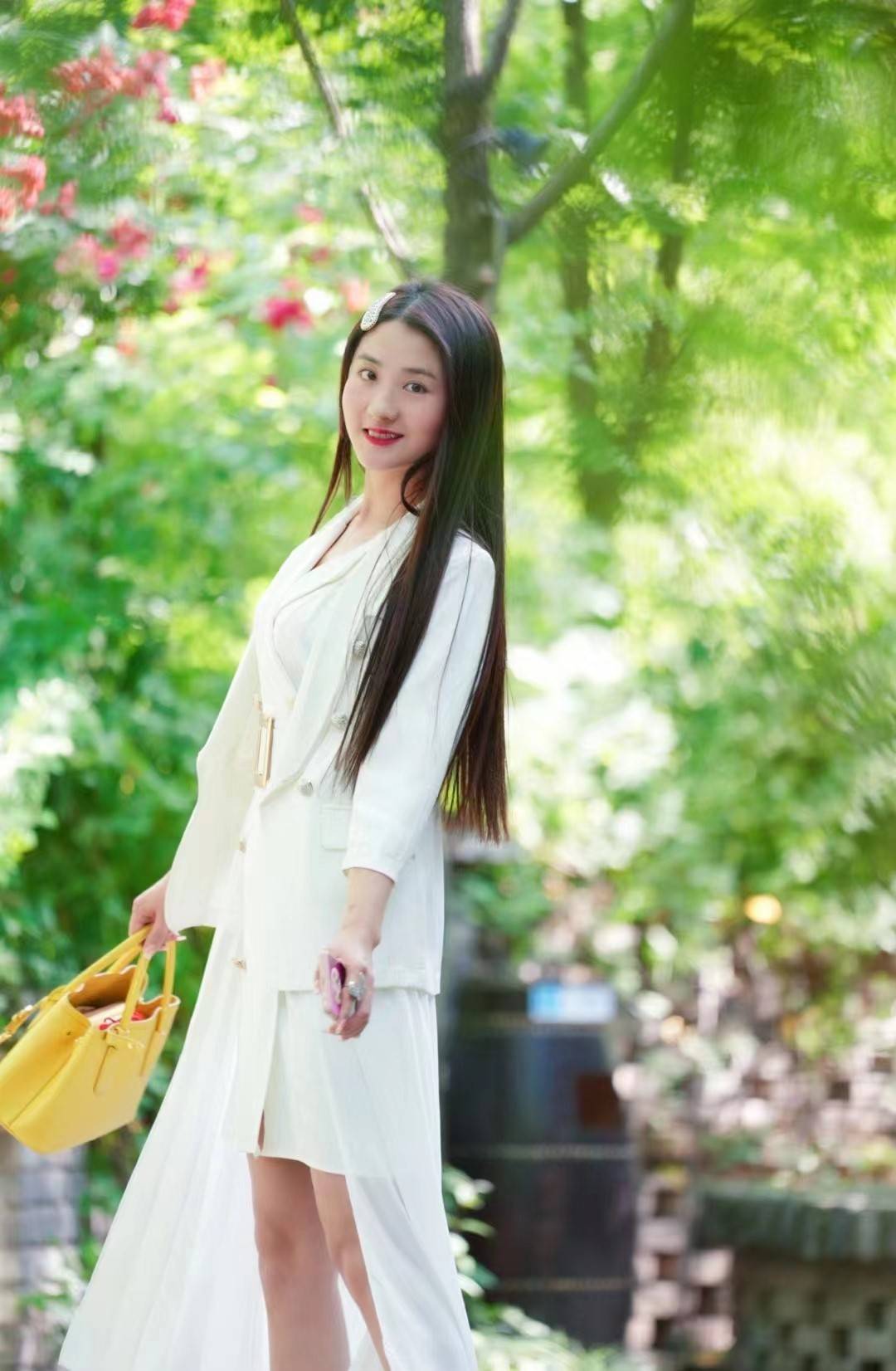 Chu Yan's Divine Comedy new song "Young Master Takes the Move" is ...