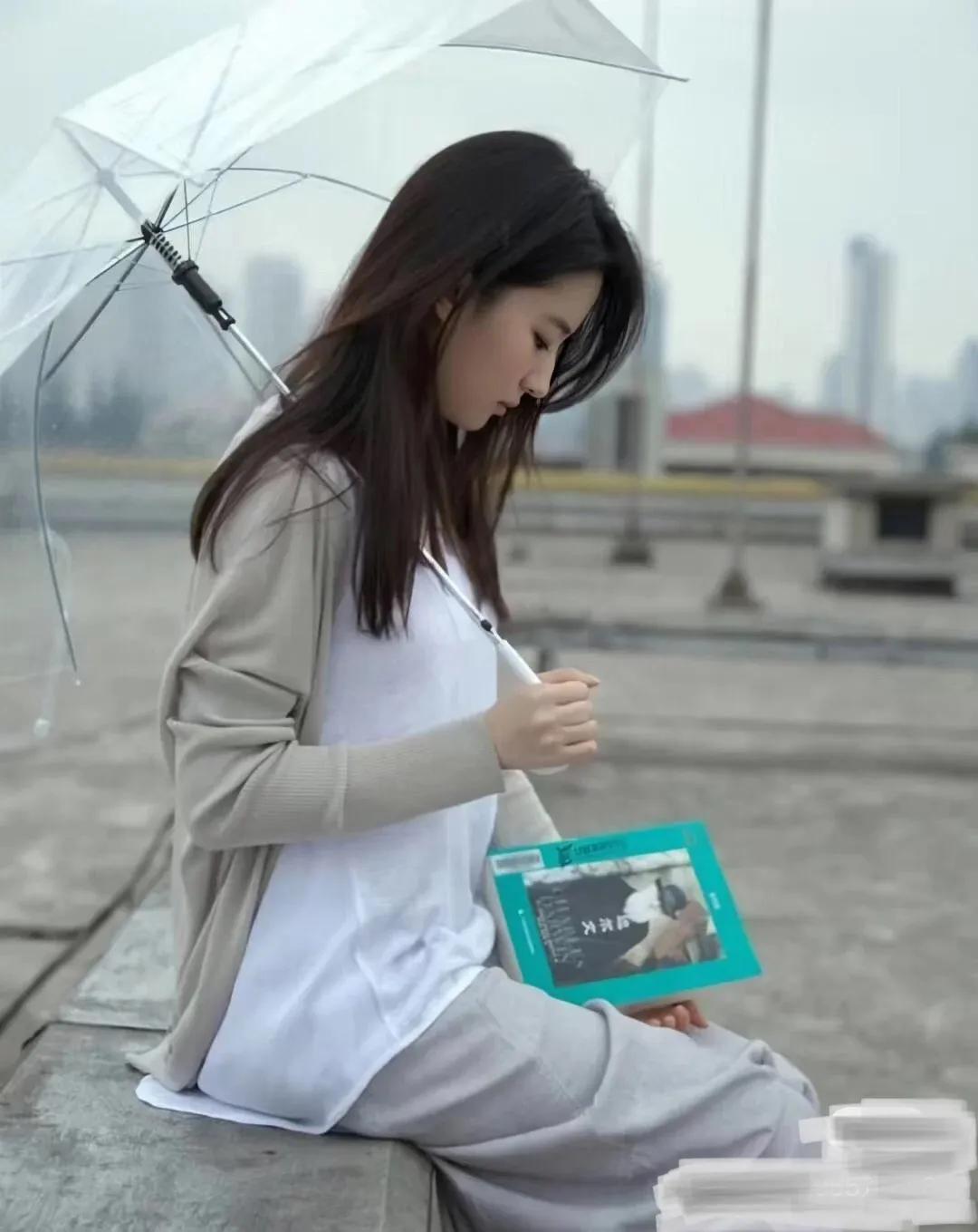 Liu Yifei's beautiful photo is so cute - iNEWS