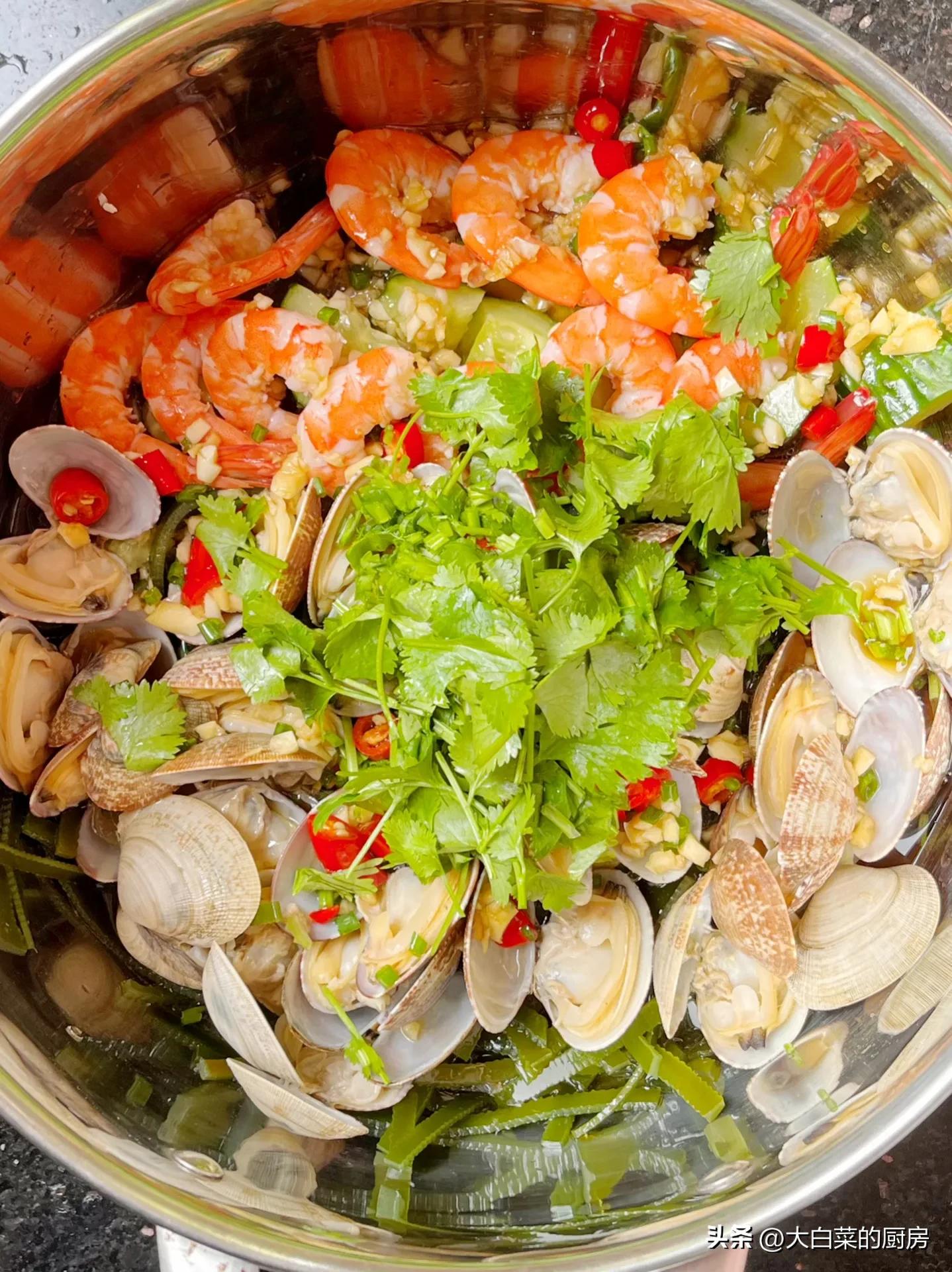 It's really enjoyable to eat a small seafood meal in hot summer! Just 3 ...
