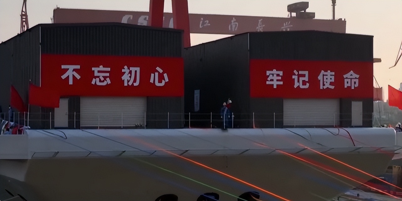 Type 003 aircraft carrier: The navy released an aerial video, the ...