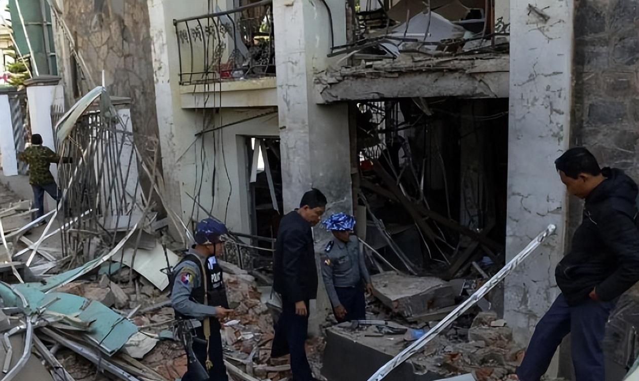 Two bombs dropped on India? - iMedia