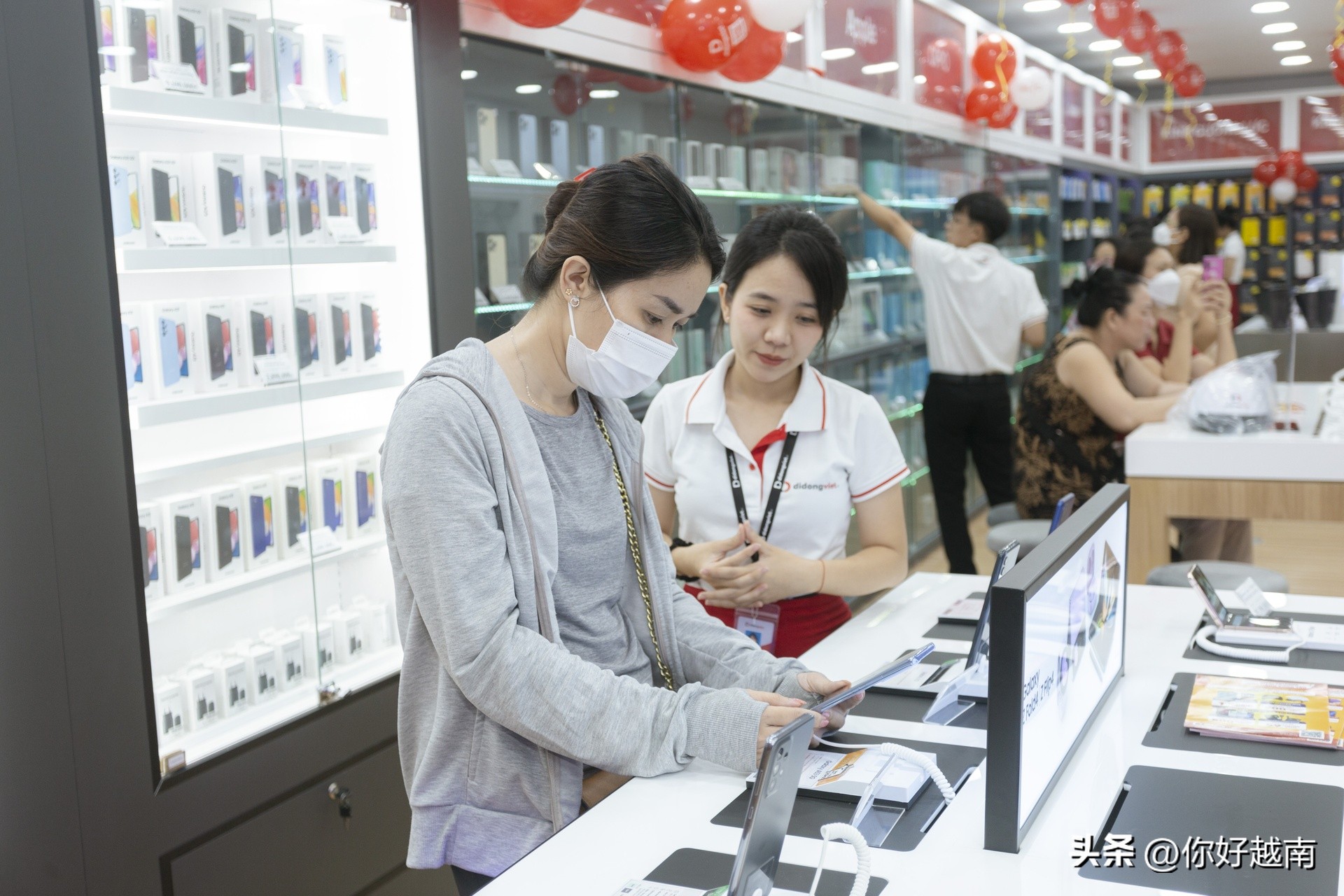 Vietnam's mobile phone exports will exceed US$33 billion in 2022. How ...