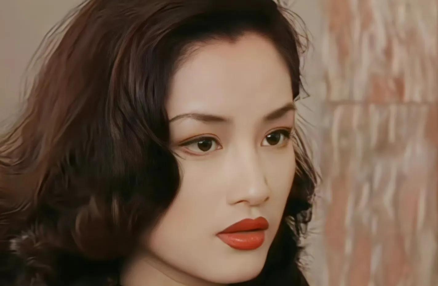 Qu Ying, who became a supermodel at the age of 20, is now 52 years old ...