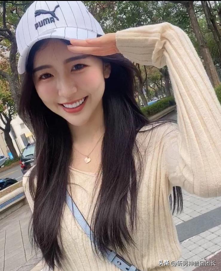 With A Smile Like A Sunny First Love Known As The Malaysian National Girlfriend Her Sexy Body