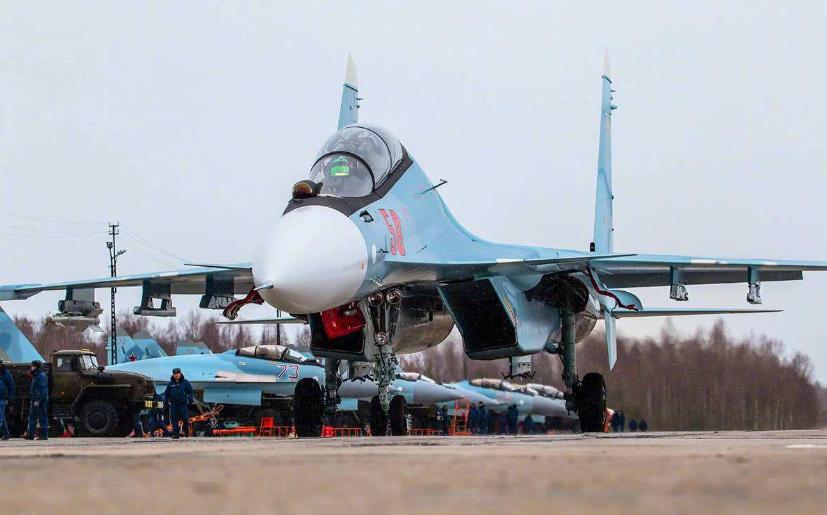 Su-27 took off in an emergency to intercept foreign fighters!This time ...