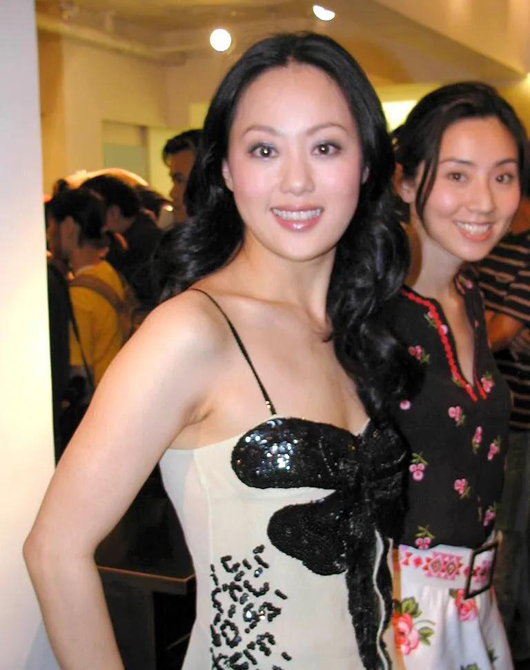 Celebrity Zhang Xiaohui Sexy Photo Album - iNEWS