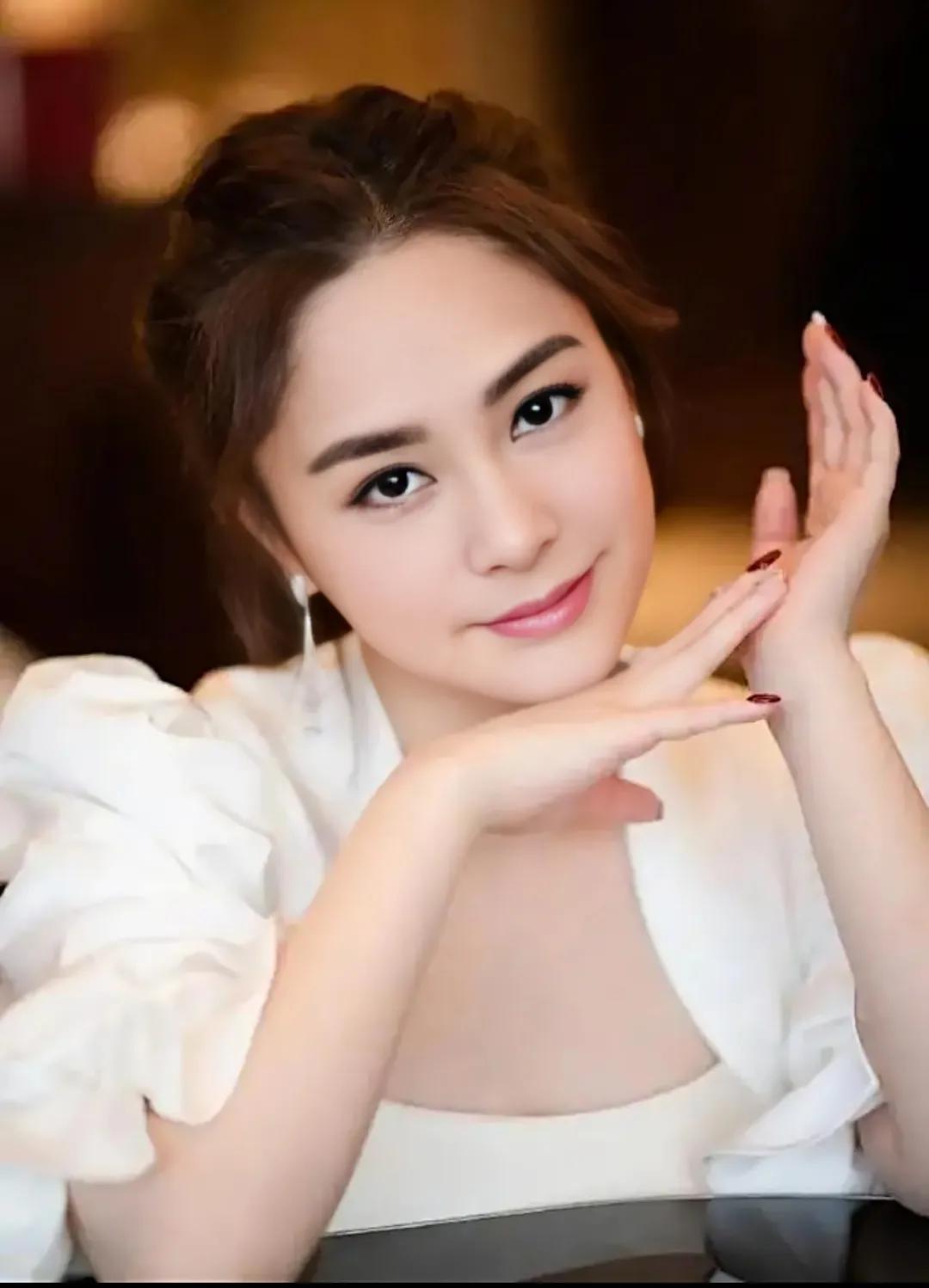 A Jiao is so beautiful - iNEWS