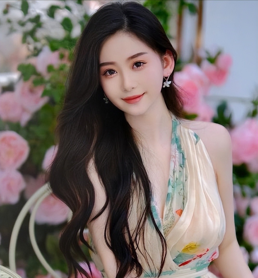 Ye Ke's past was exposed. She was a host, 15 years younger than Huang ...
