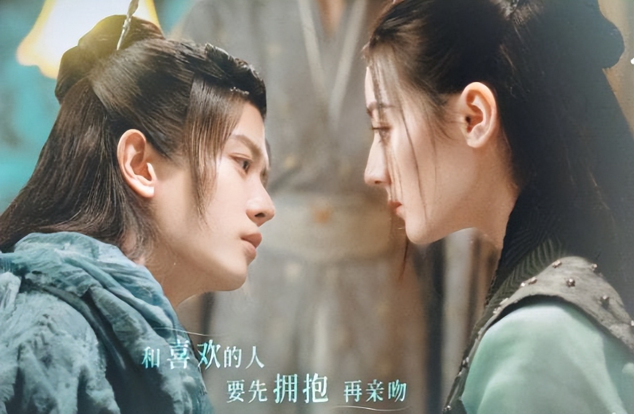 Ren Jialun was filmed again on the set, and the picture with the baby ...