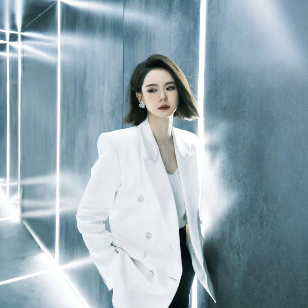 Little Gossip, Qiao Xin, Yuan Bingyan, Wang Xiaofei - iNEWS