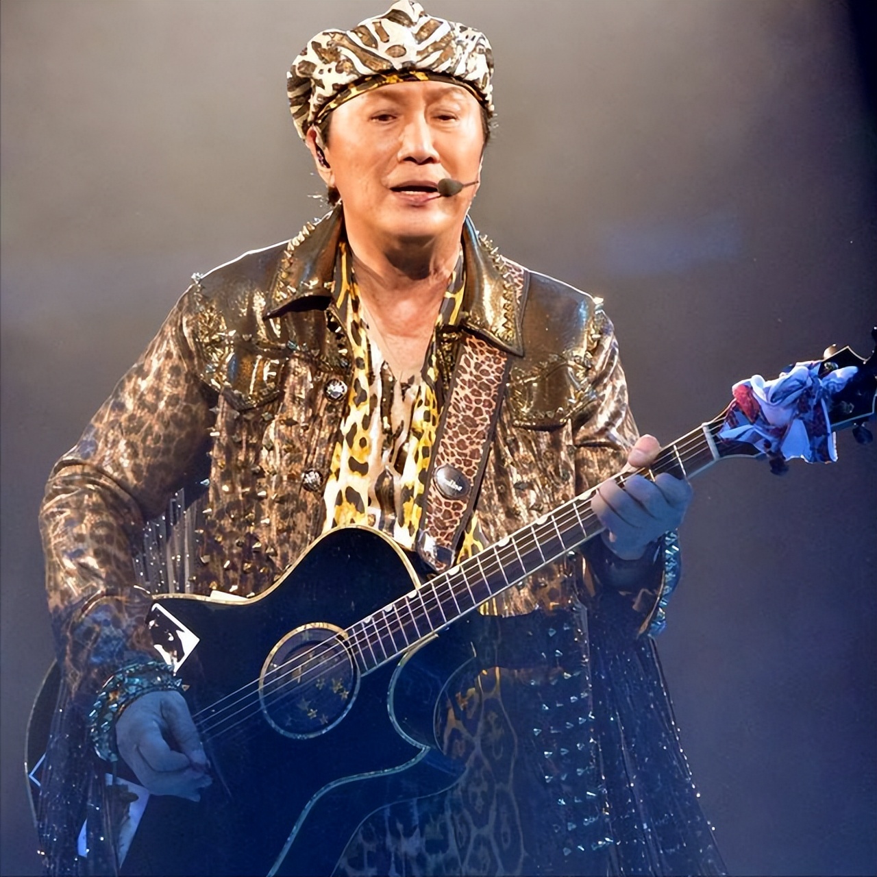 The legendary life of the originator of Cantopop songs - iNEWS