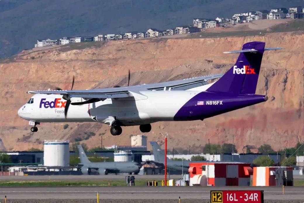 What to do if the global freight giant FedEx's revenue declines? Reduce ...