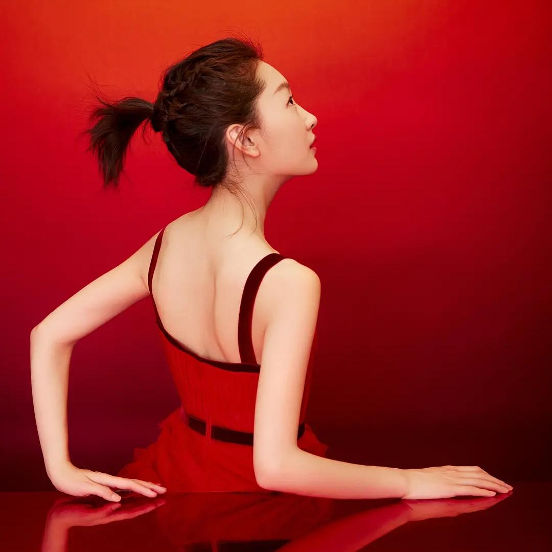 With a mediocre appearance and shriveled body, but fashion resources ...