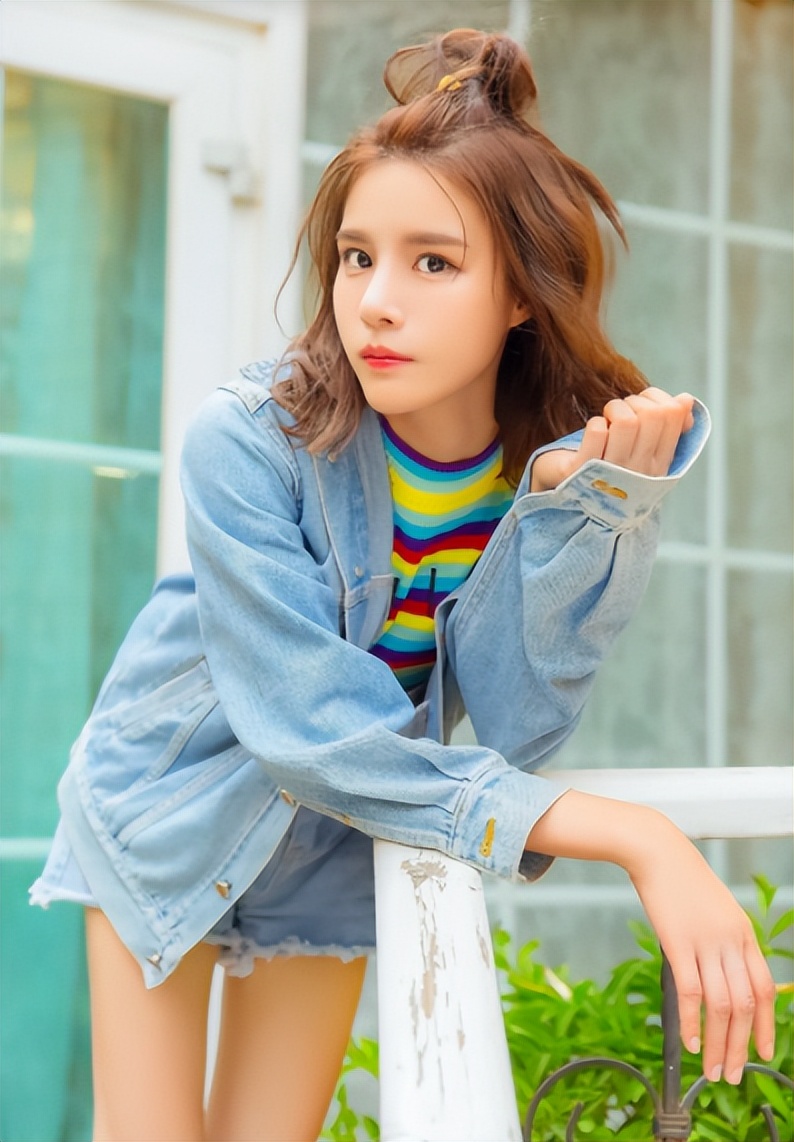 Awakened wife posted a photo of "Xiao Xiaosu", her hairstyle and ears ...