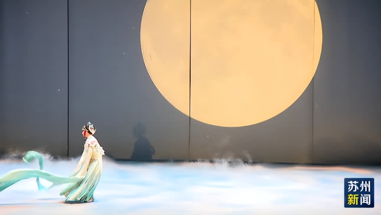 Peking opera and dance blend, wearing Tsing Yi is a dream, and the ...